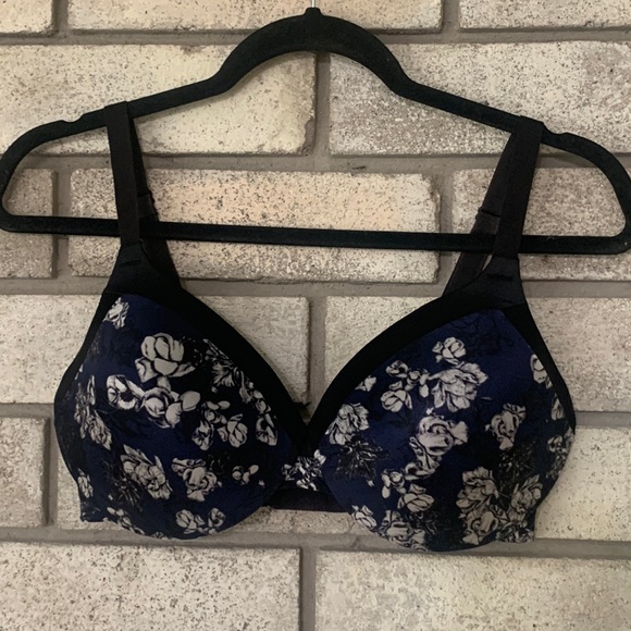 Maidenform | Intimates & Sleepwear | 3for2 Bra Has Underwire 36d | Poshmark